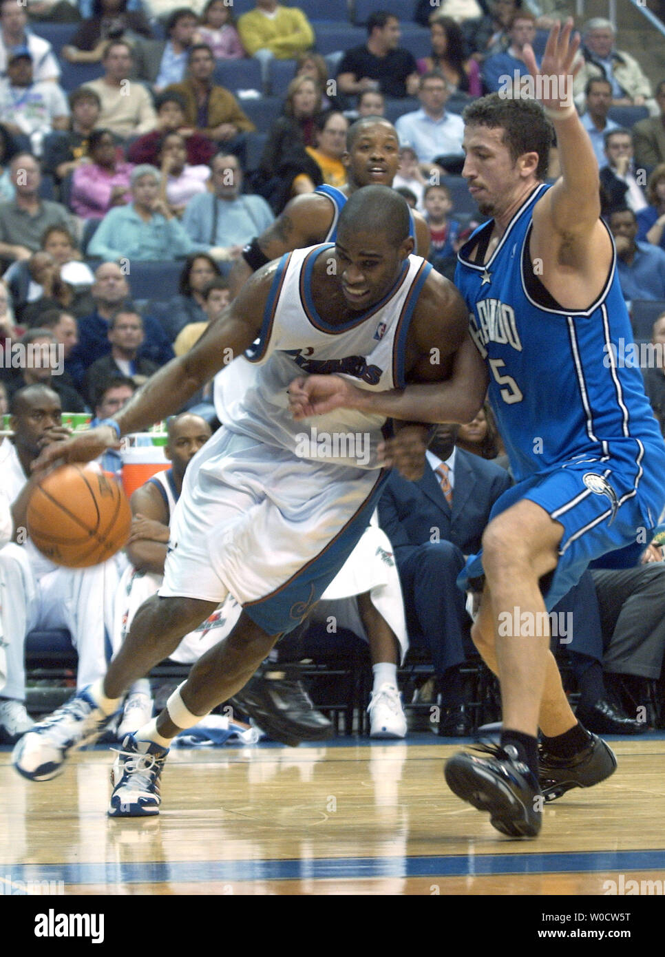 Keyon dooling orlando magic drives hi-res stock photography and images ...