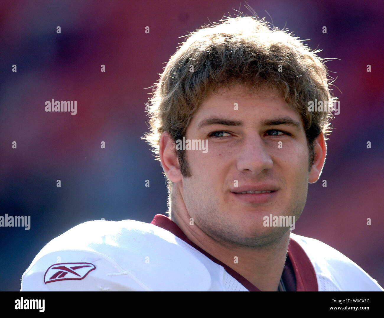 Washington Redskins' Chris Cooley warms up prior to his game against ...