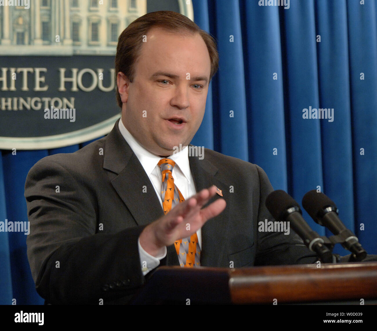 White House Spokesman Scott McClellan answers questions from the press ...