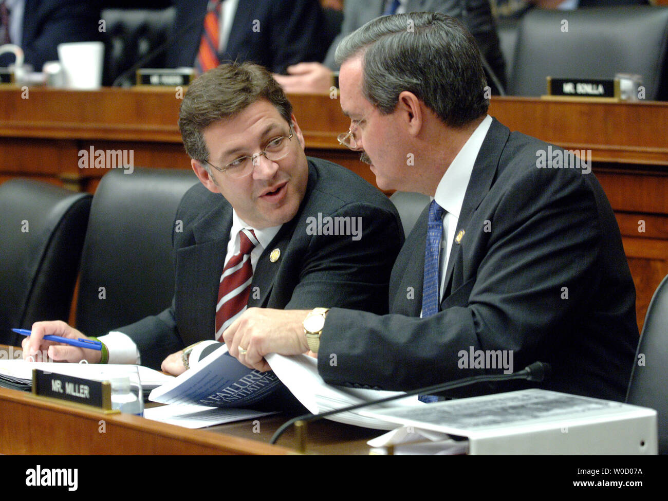 Rep jeff miller hi-res stock photography and images - Alamy