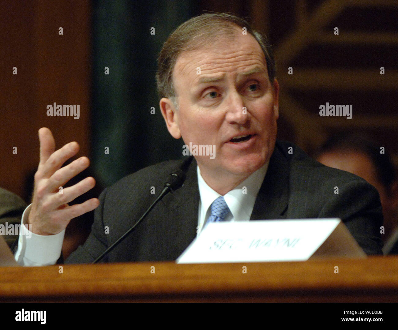 Deputy treasury secretary robert kimmitt hi-res stock photography and ...