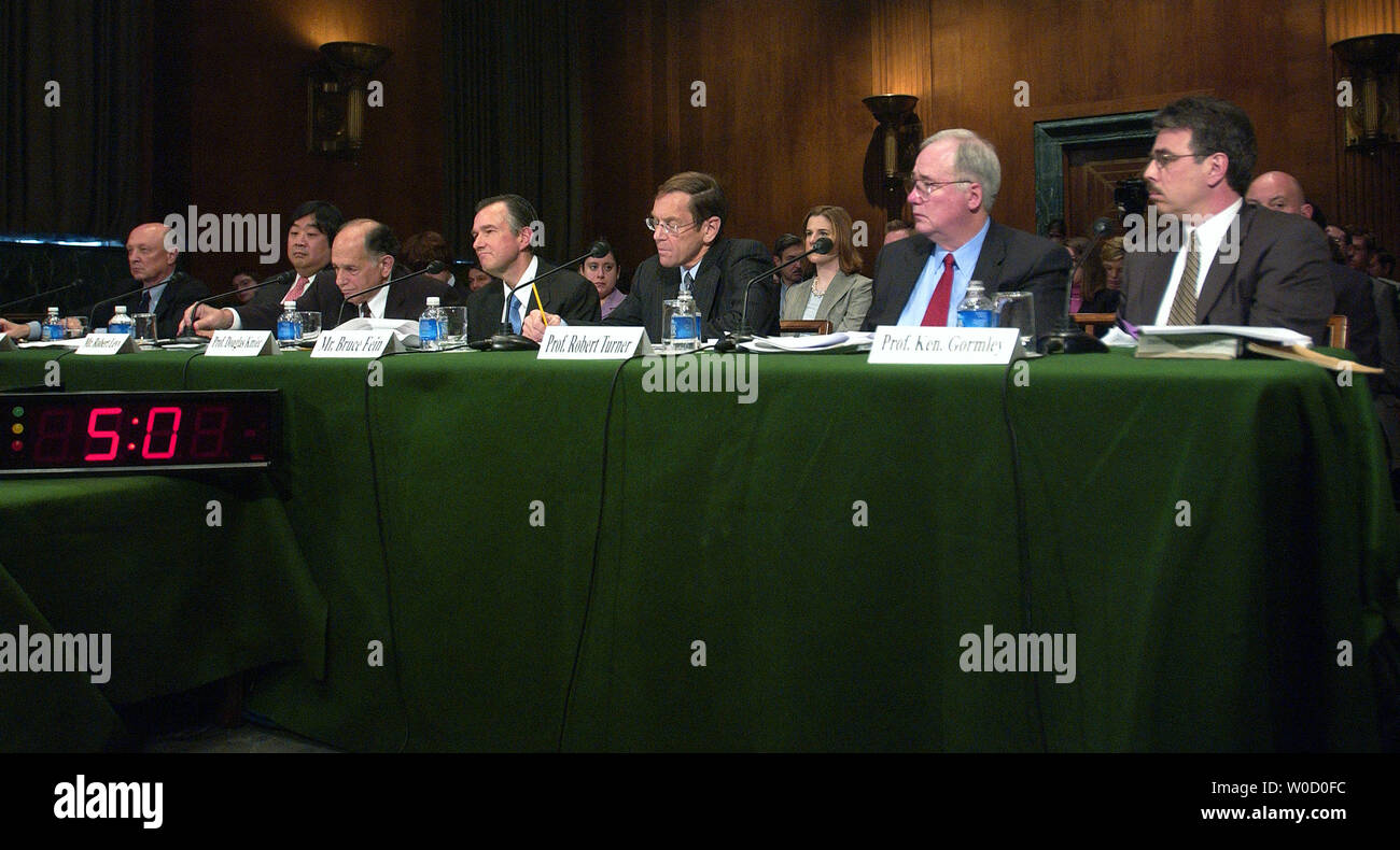 James woolsey cia hi-res stock photography and images - Alamy