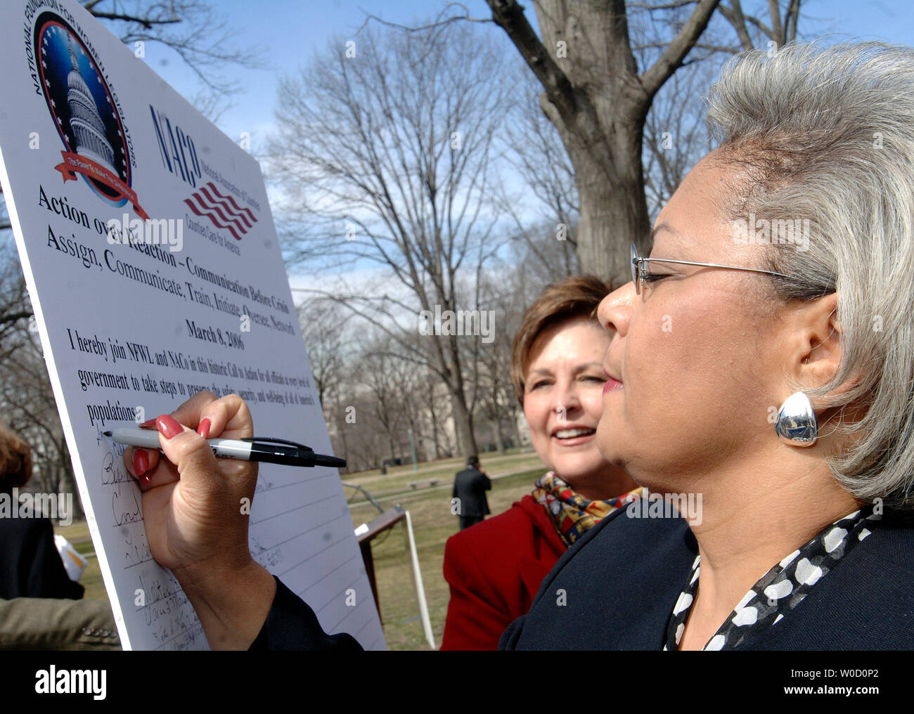 Pledge this 2006 hi-res stock photography and images - Alamy