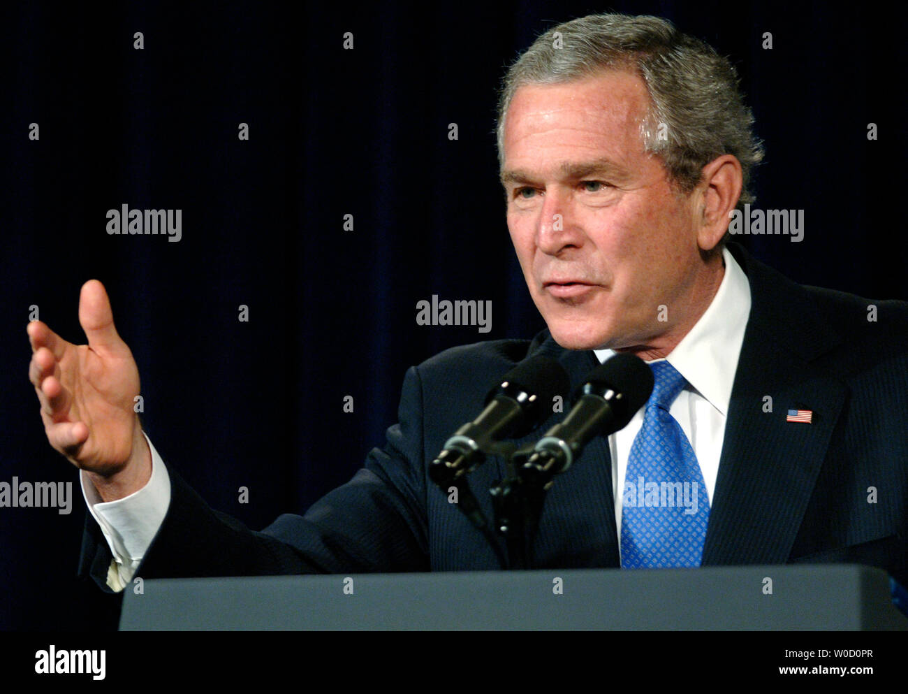 George w bush newspaper hi-res stock photography and images - Alamy