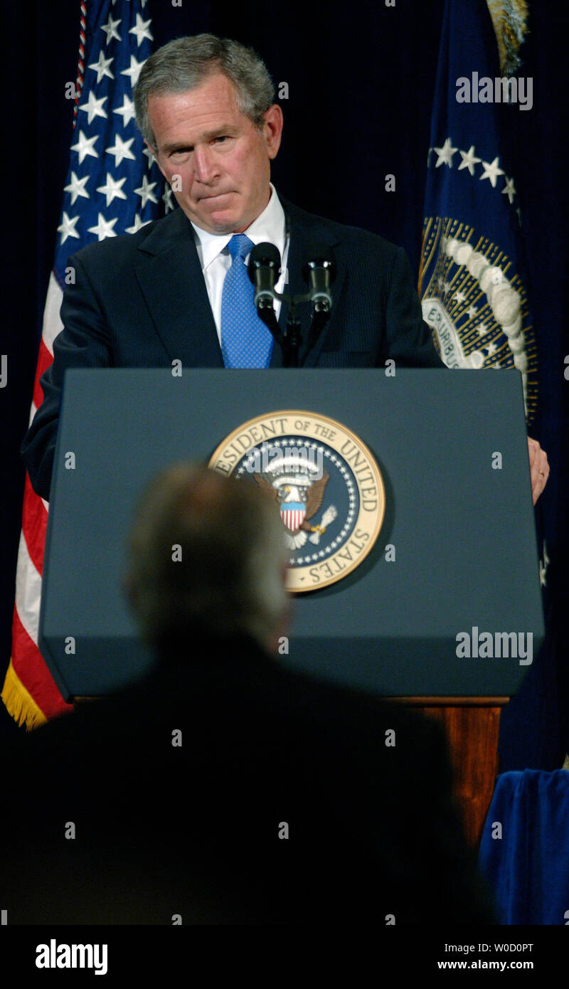 George w bush newspaper hi-res stock photography and images - Alamy