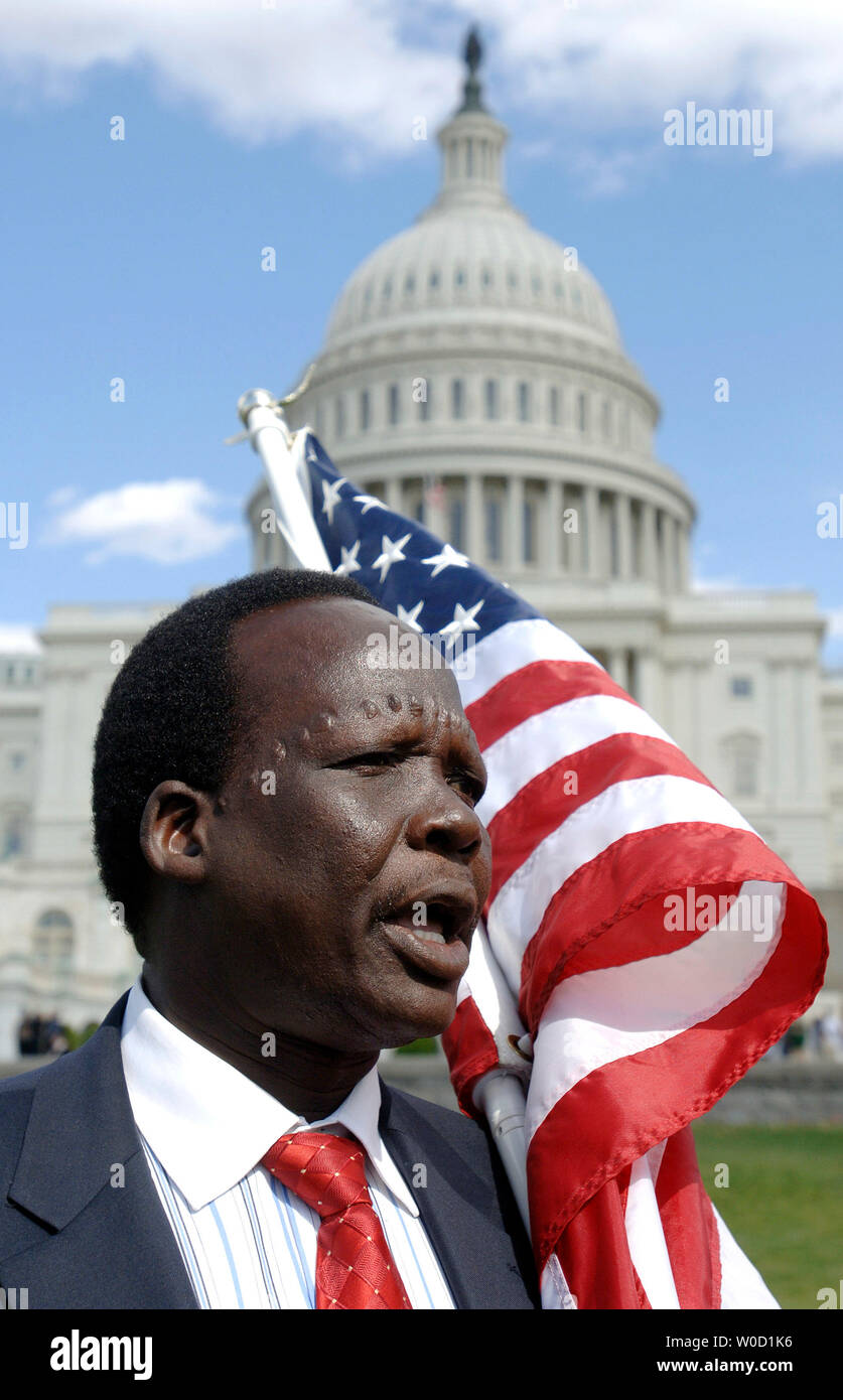 Former Sudanese slave Simon Deng arrives at the US Capitol after ...