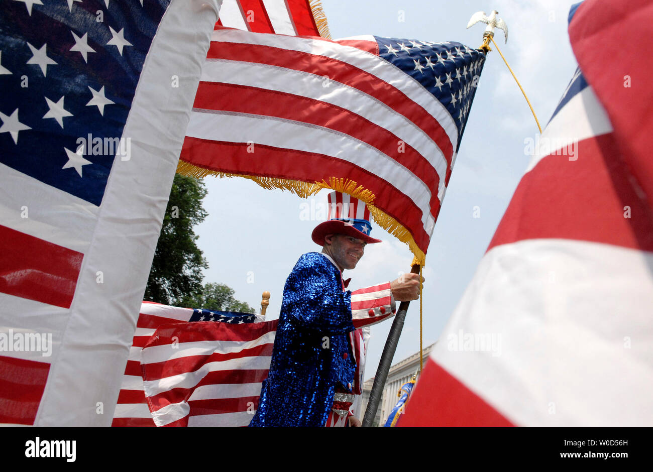 Dressed as uncle sam hi-res stock photography and images - Alamy