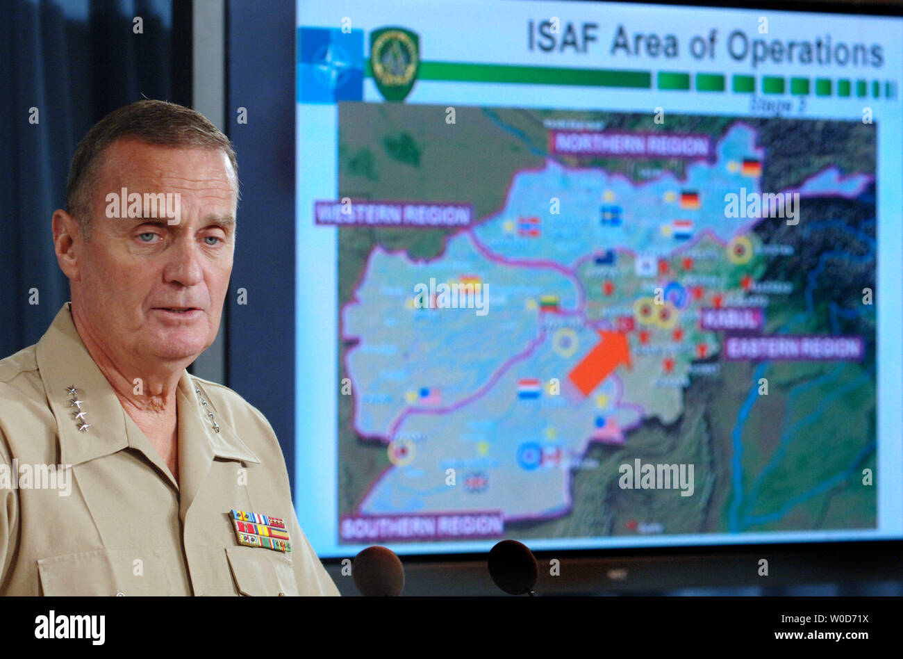 U.S. Gen. James Jones, NATO's supreme allied commander, Europe (SACEUR ...