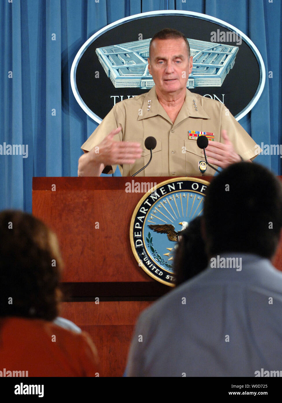 U.S. Gen. James Jones, NATO's supreme allied commander, Europe (SACEUR ...