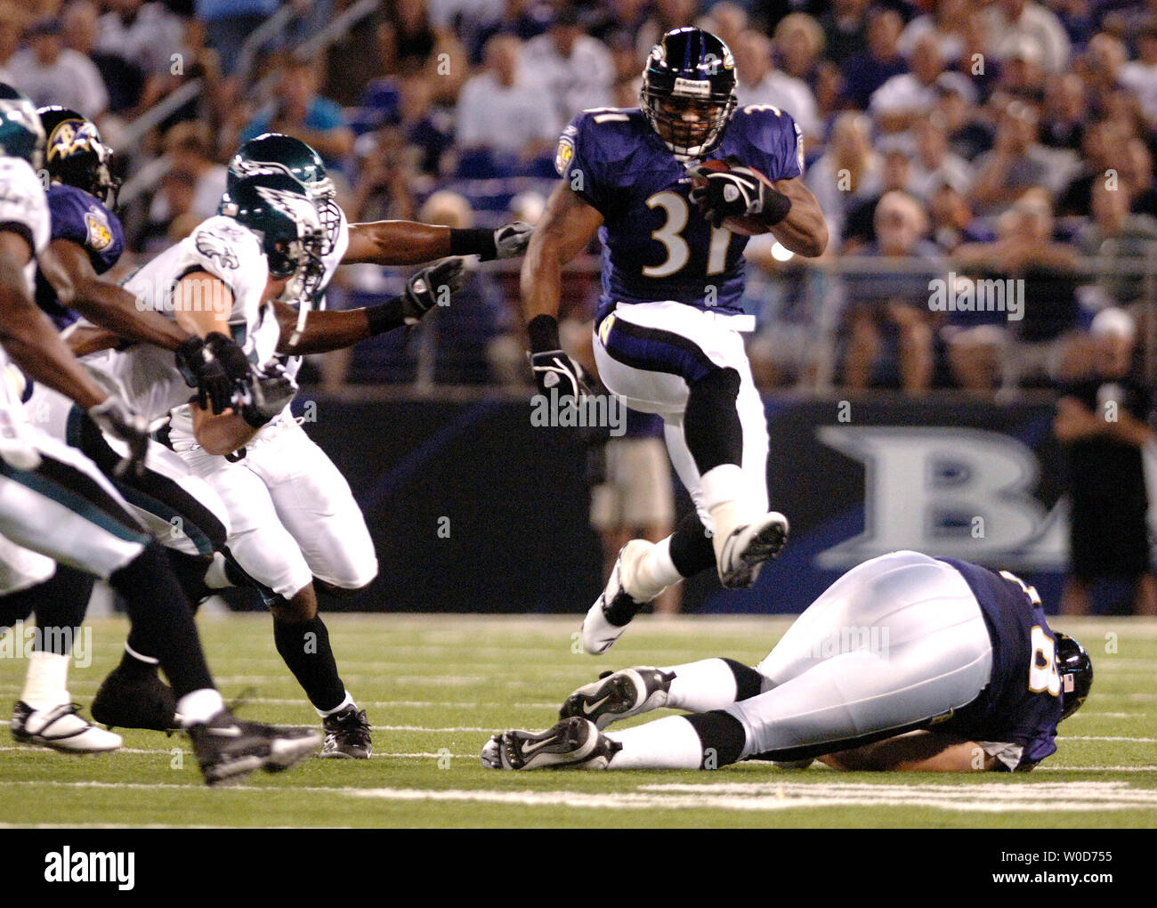 Baltimore ravens running back jamal hi-res stock photography and images ...