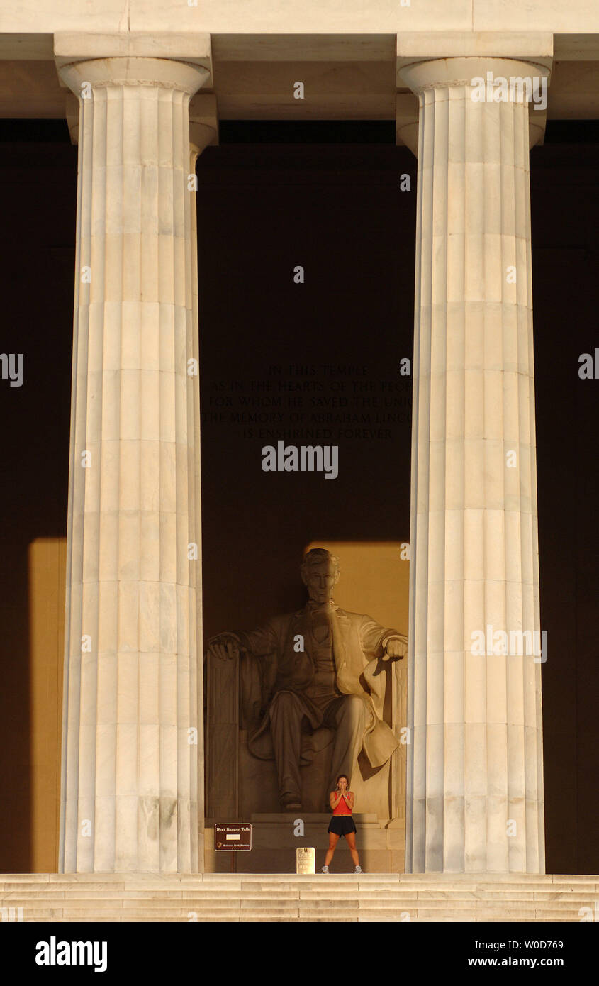 Lincoln memorial jogger hi-res stock photography and images - Alamy