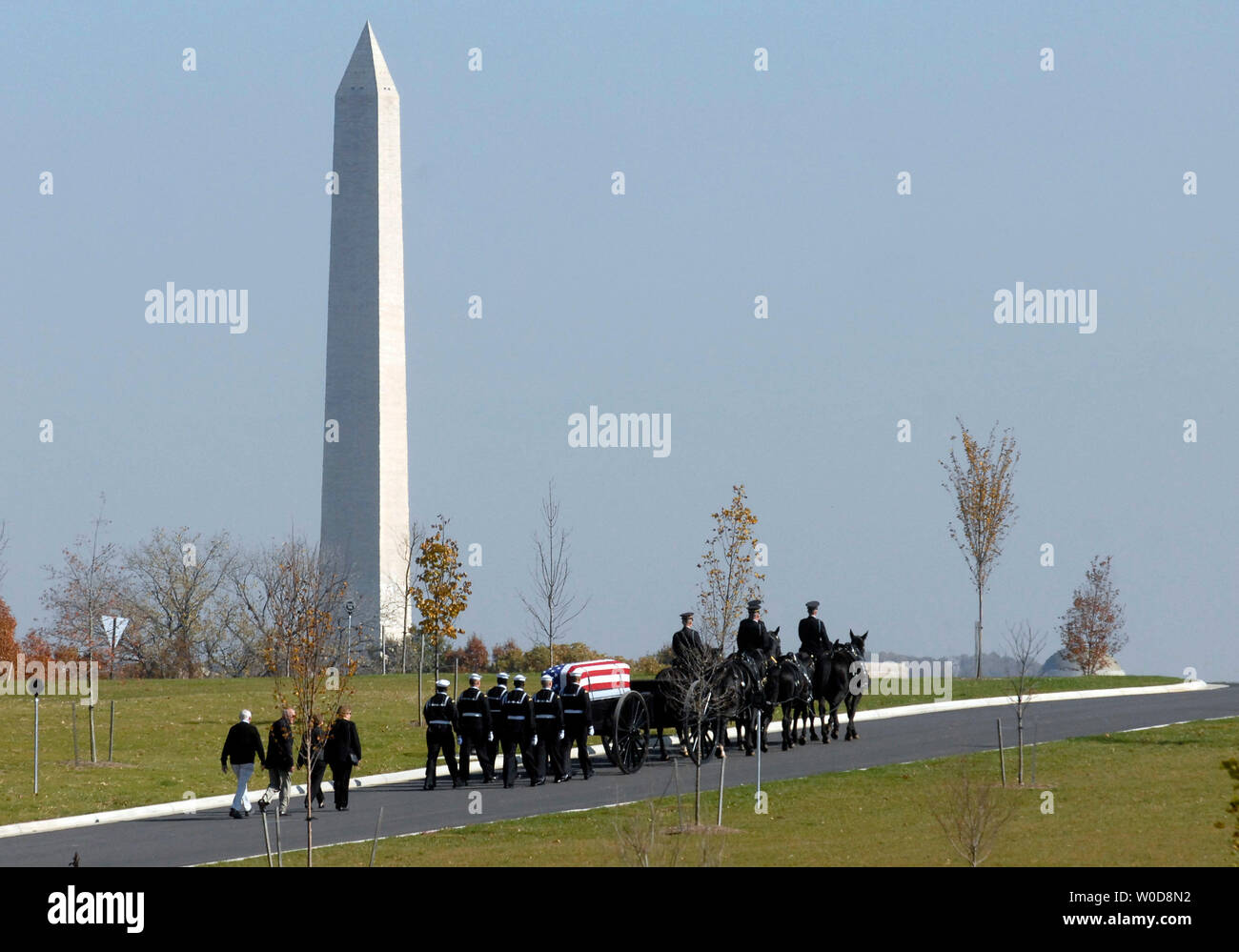 Military funeral procession hi-res stock photography and images - Alamy