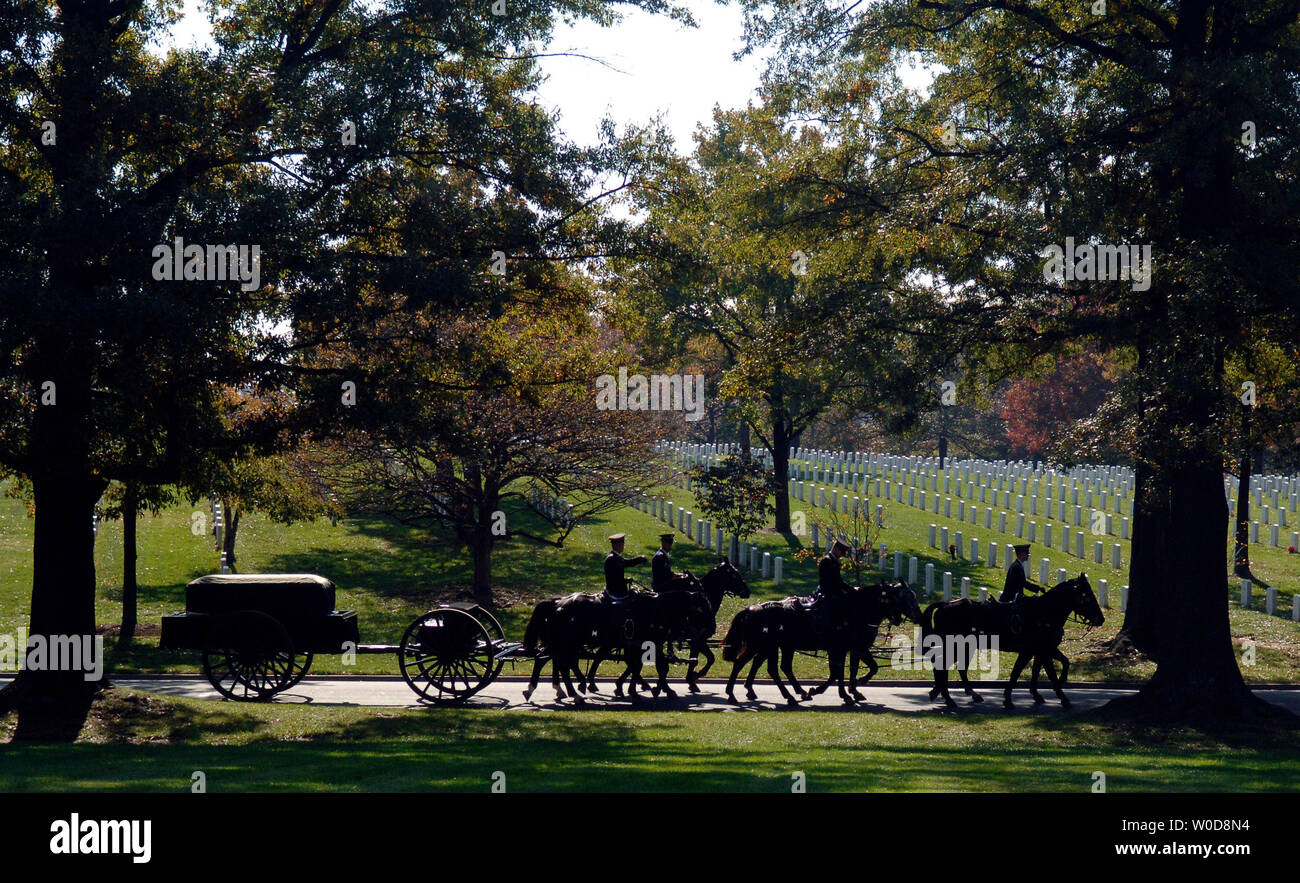 Military funeral procession hi-res stock photography and images - Alamy