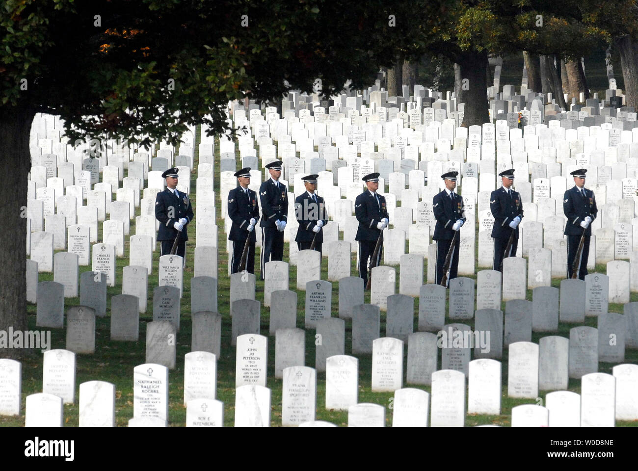 Air force honor guard funeral arlington cemetery hi-res stock ...
