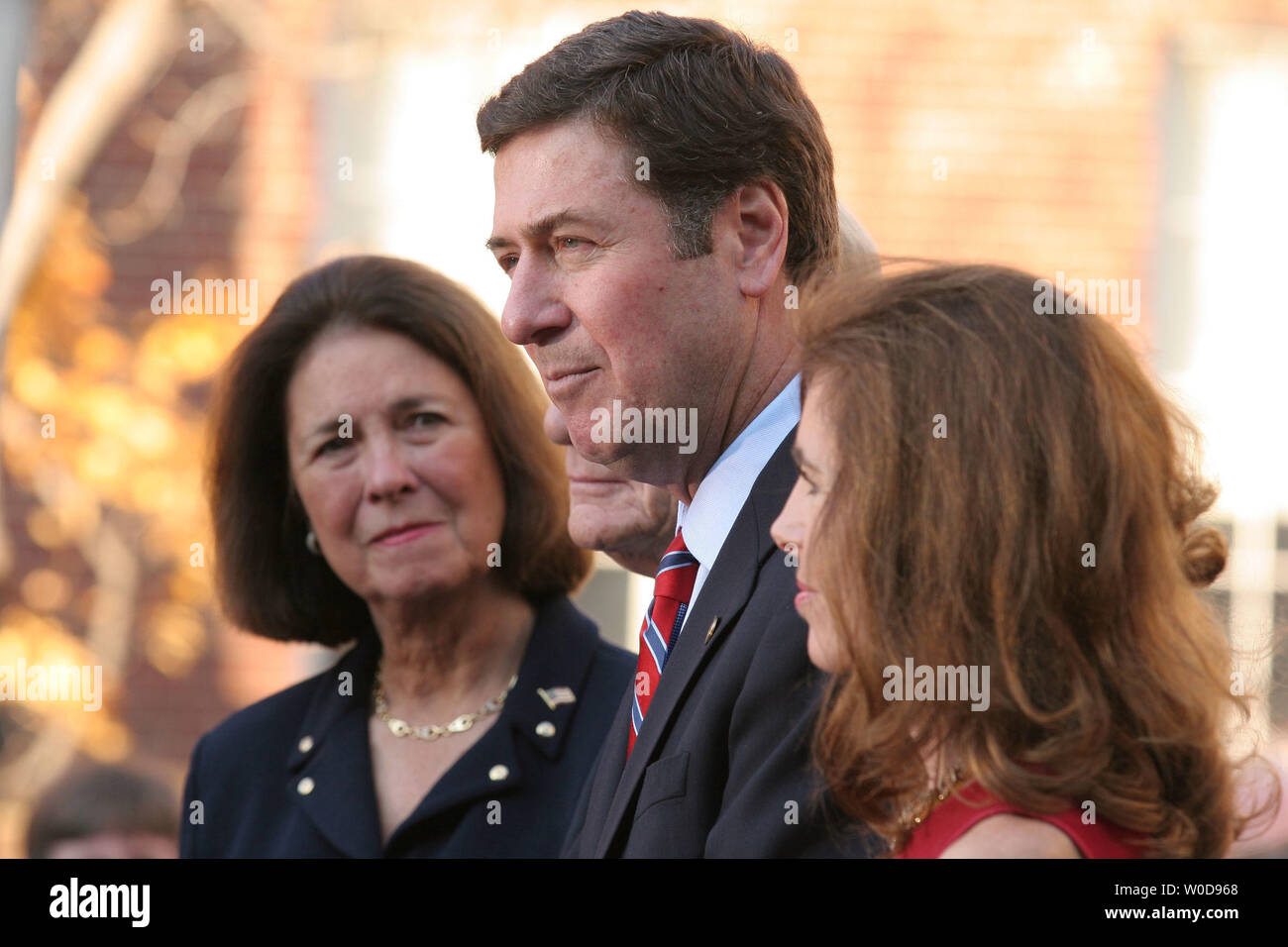 George allen john warner hi-res stock photography and images - Alamy