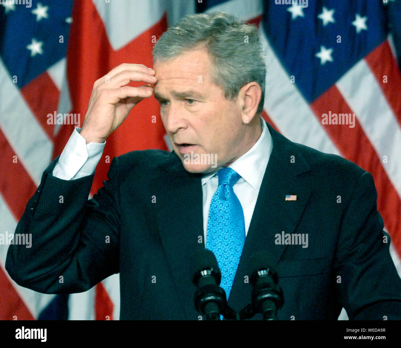 Bush and blair at press hi-res stock photography and images - Alamy