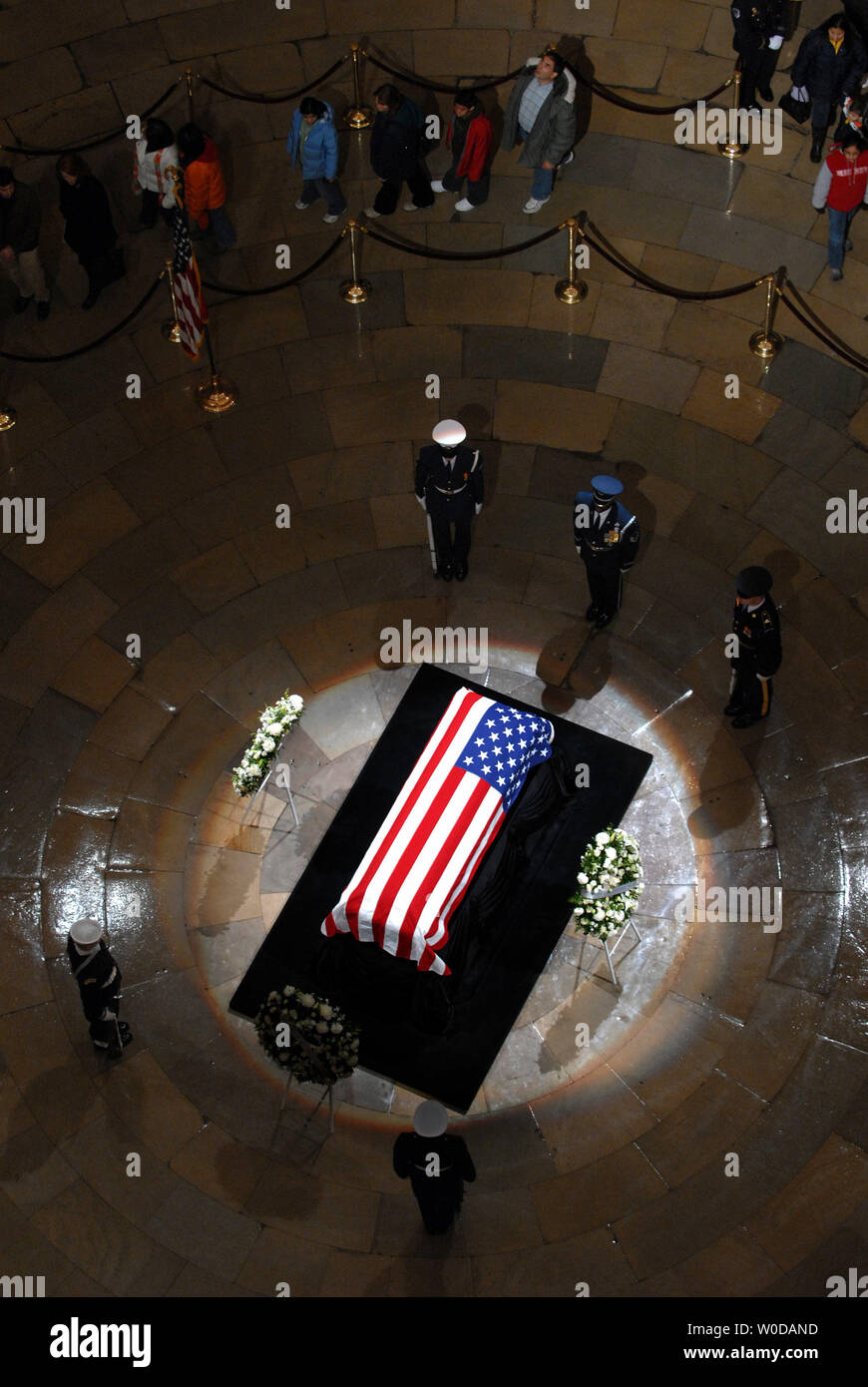 Former President Gerald R. Ford's casket arrives at the House of ...