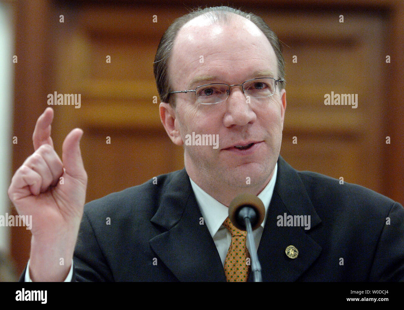 Hearing stuart hi-res stock photography and images - Alamy