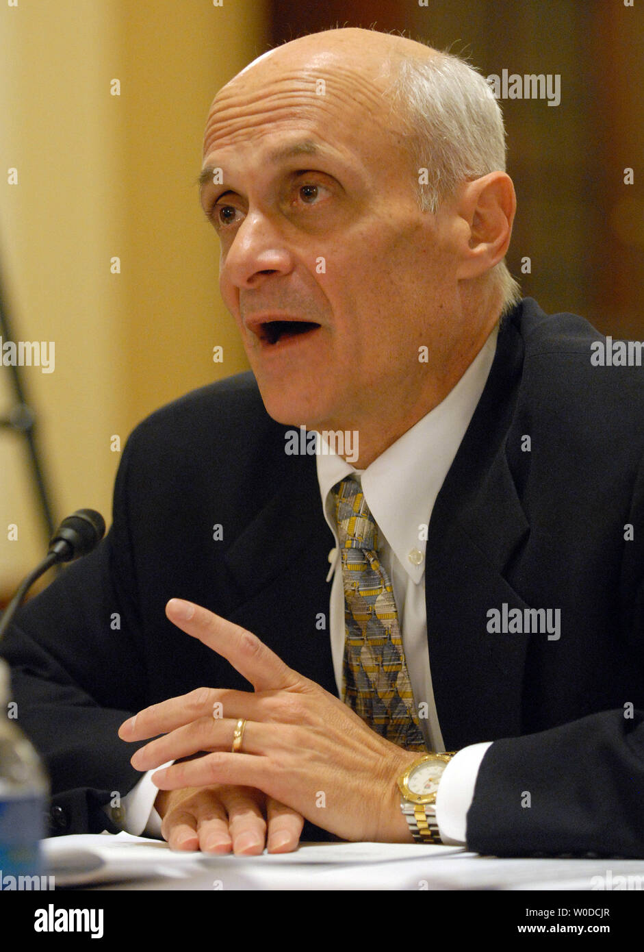 Homeland Security Secretary Michael Chertoff testifies before the House ...
