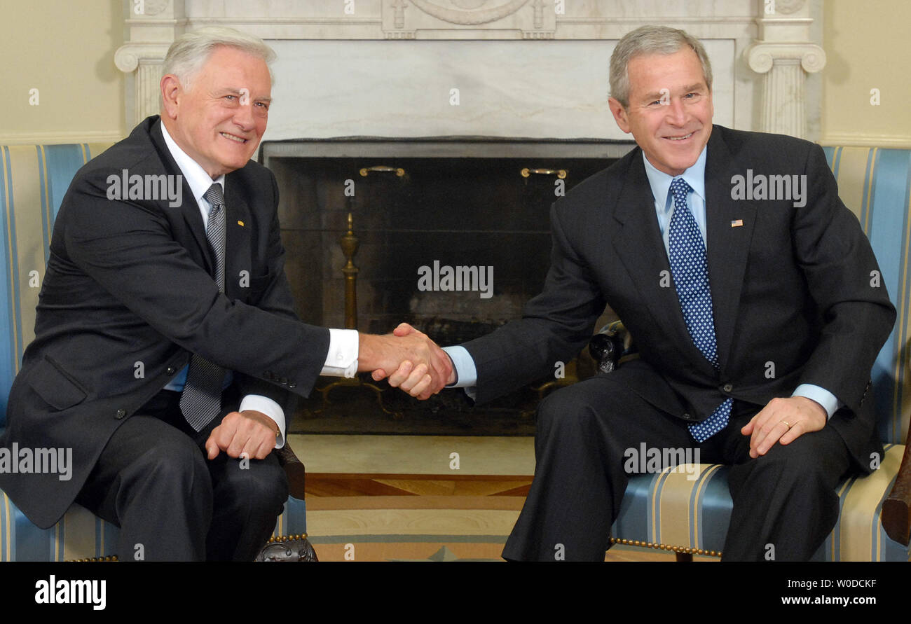 U.S. President George W. Bush meets with Lithuanian President Valdas ...