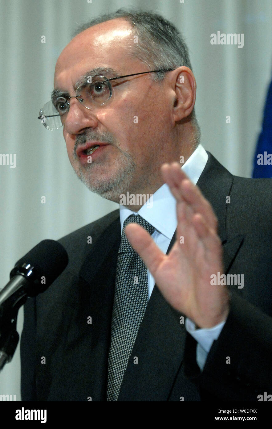 Al allawi hi-res stock photography and images - Alamy