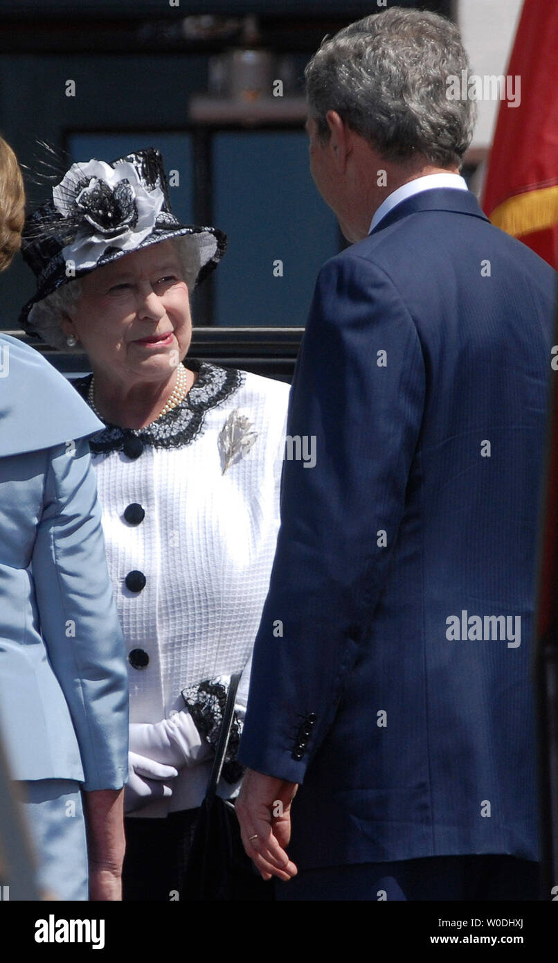 Britain's Queen Elizabeth II (C) is greeted by U.S. President George W ...