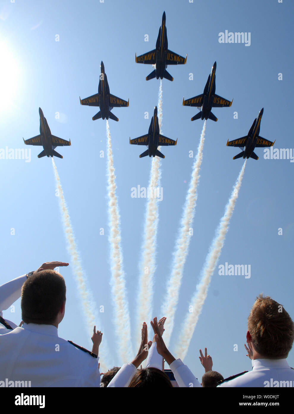 Navys flight demonstration team hi-res stock photography and images - Alamy