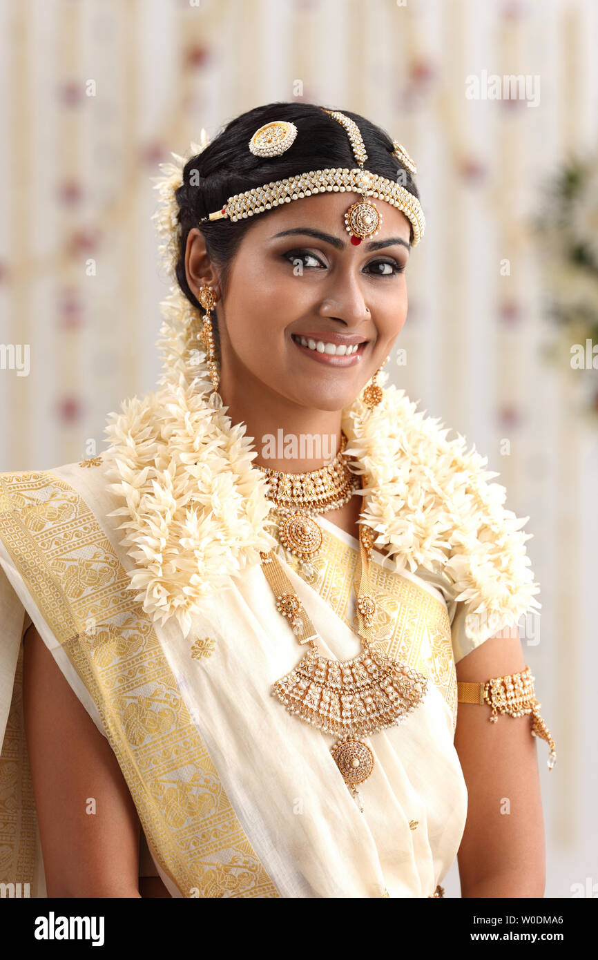 Portrait of an Indian bride smiling Stock Photo - Alamy