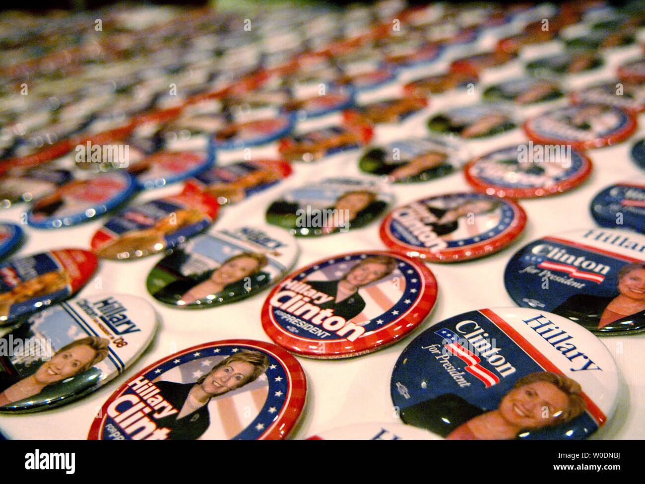 Hillary clinton 2000 hi-res stock photography and images - Alamy