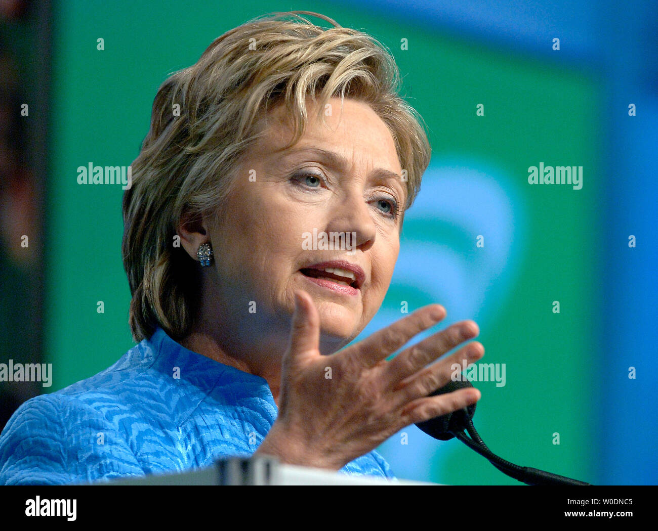 Hillary clinton 2000 hi-res stock photography and images - Alamy