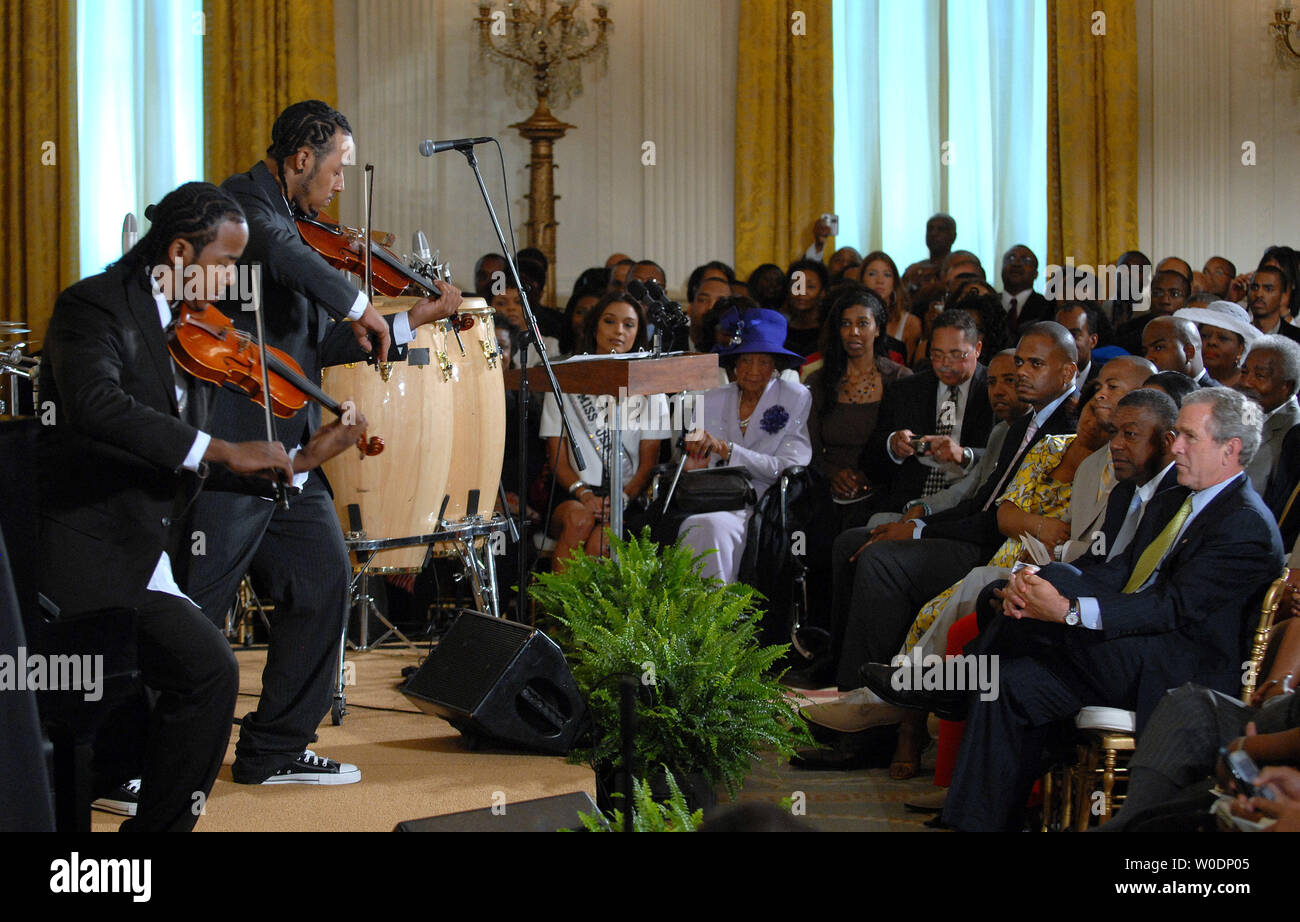 Damien and tourie escobar hi-res stock photography and images - Alamy