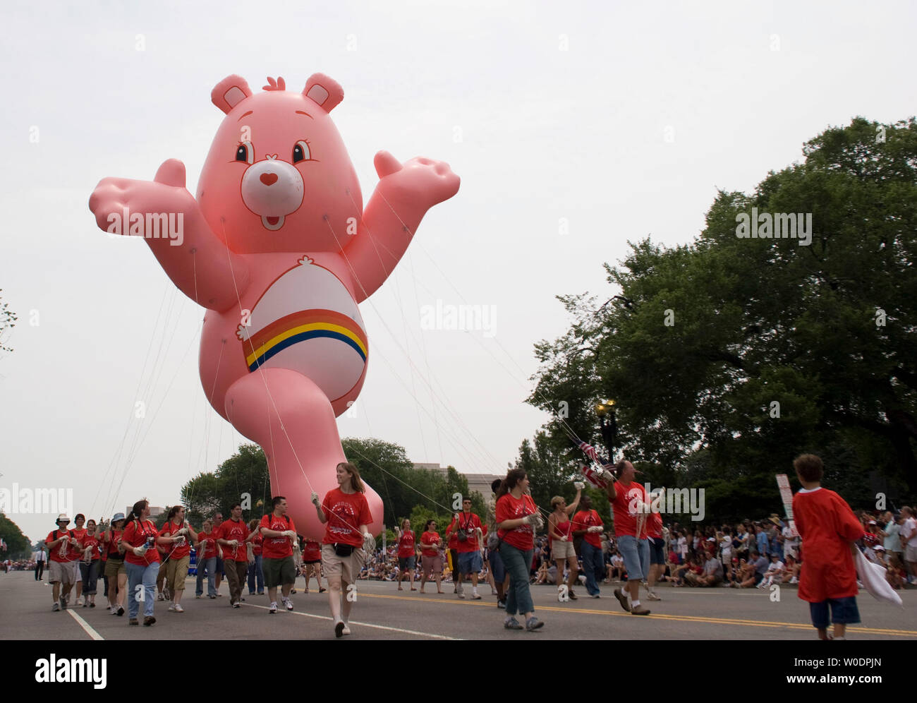 Participants march in the 2007 Independence Day Parade in Washington on ...