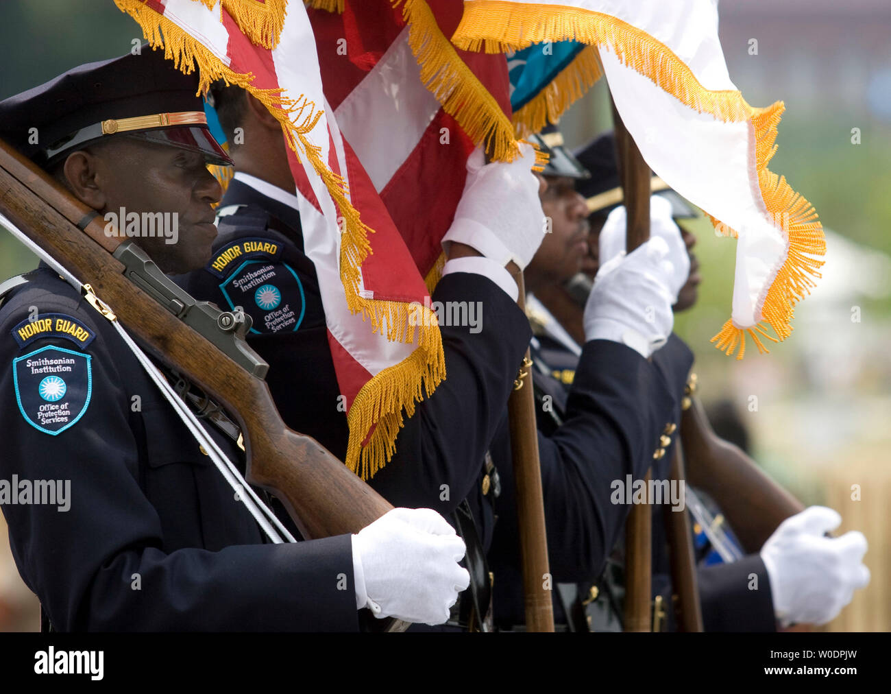 Participants march in the 2007 Independence Day Parade in Washington on ...