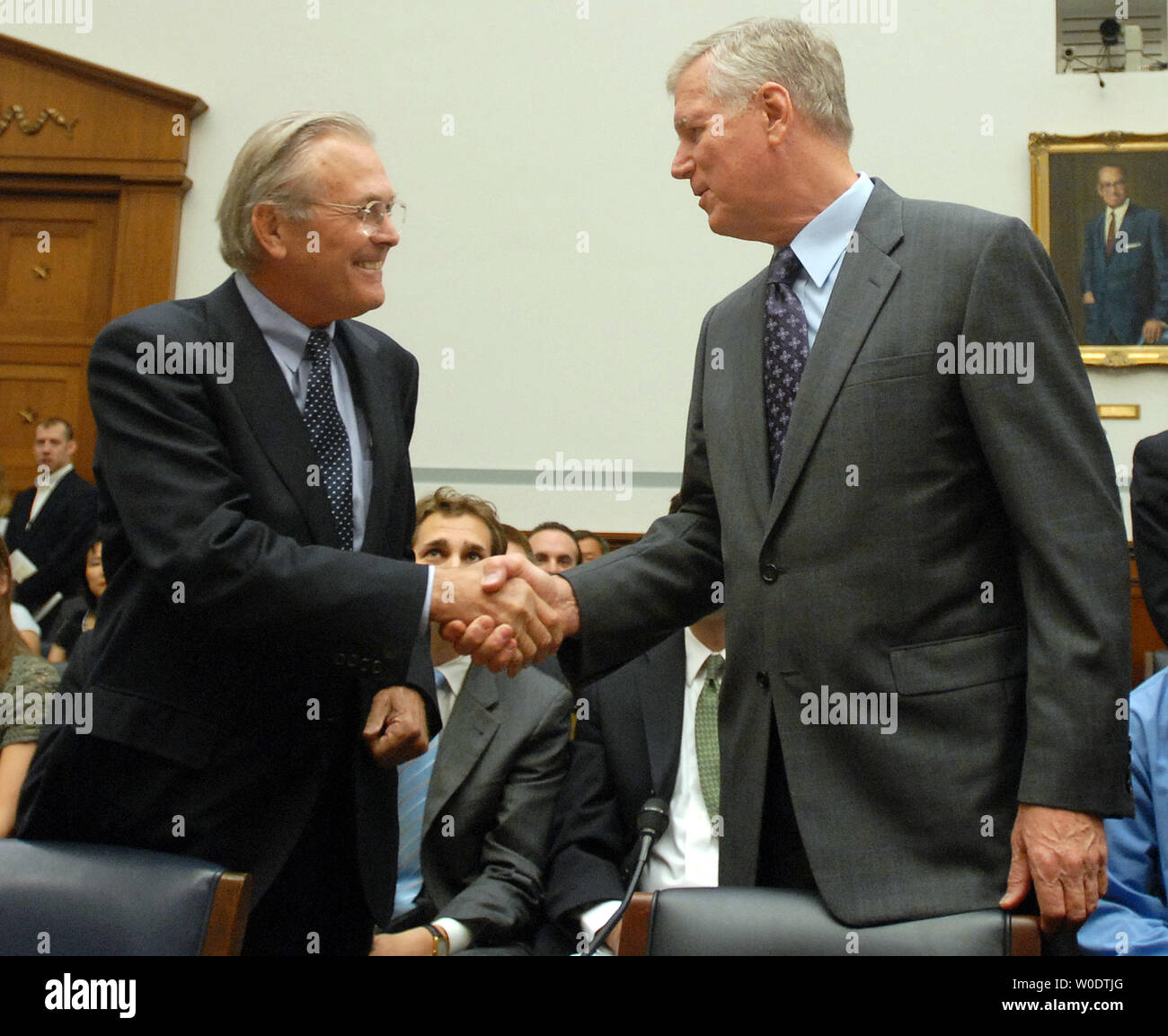 Rumsfeld hands hi-res stock photography and images - Alamy