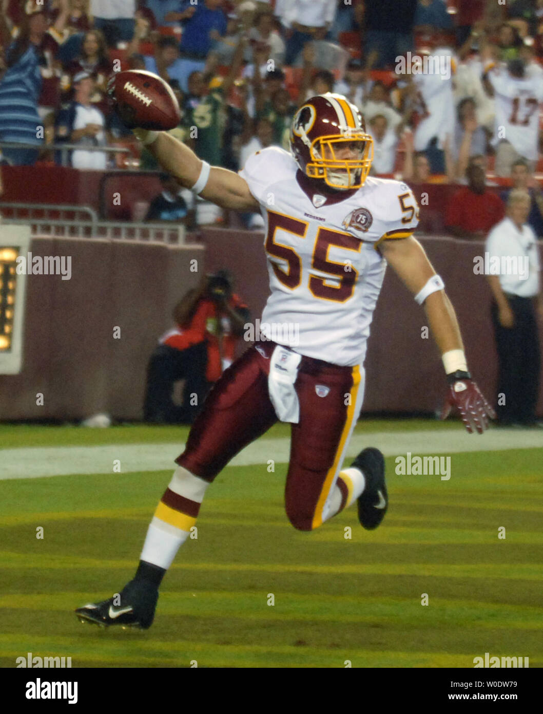 Washington Redskins' Dallas Sartz reacts after scoring a touchdown ...