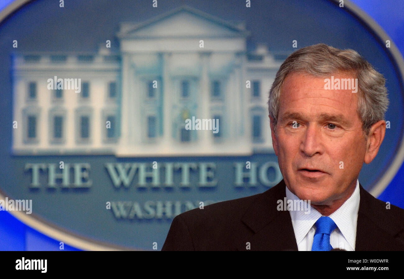 U.S. President George W. Bush announces White House Press Secretary ...