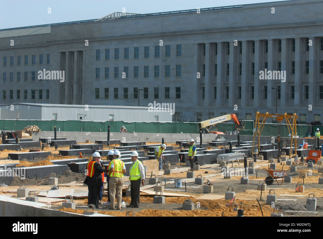 Pentagon construction hi-res stock photography and images - Alamy