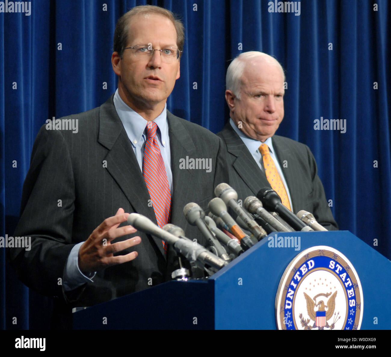 John sununu hi-res stock photography and images - Alamy
