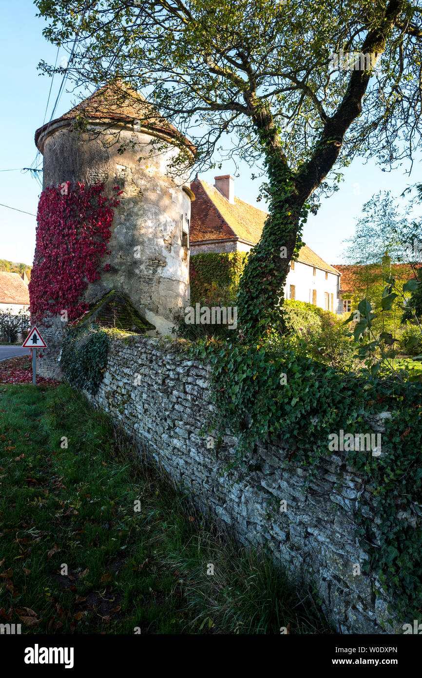 Europe, France, Burgundy, Cote-d'Or, Bard les Epoisses, old house with ...