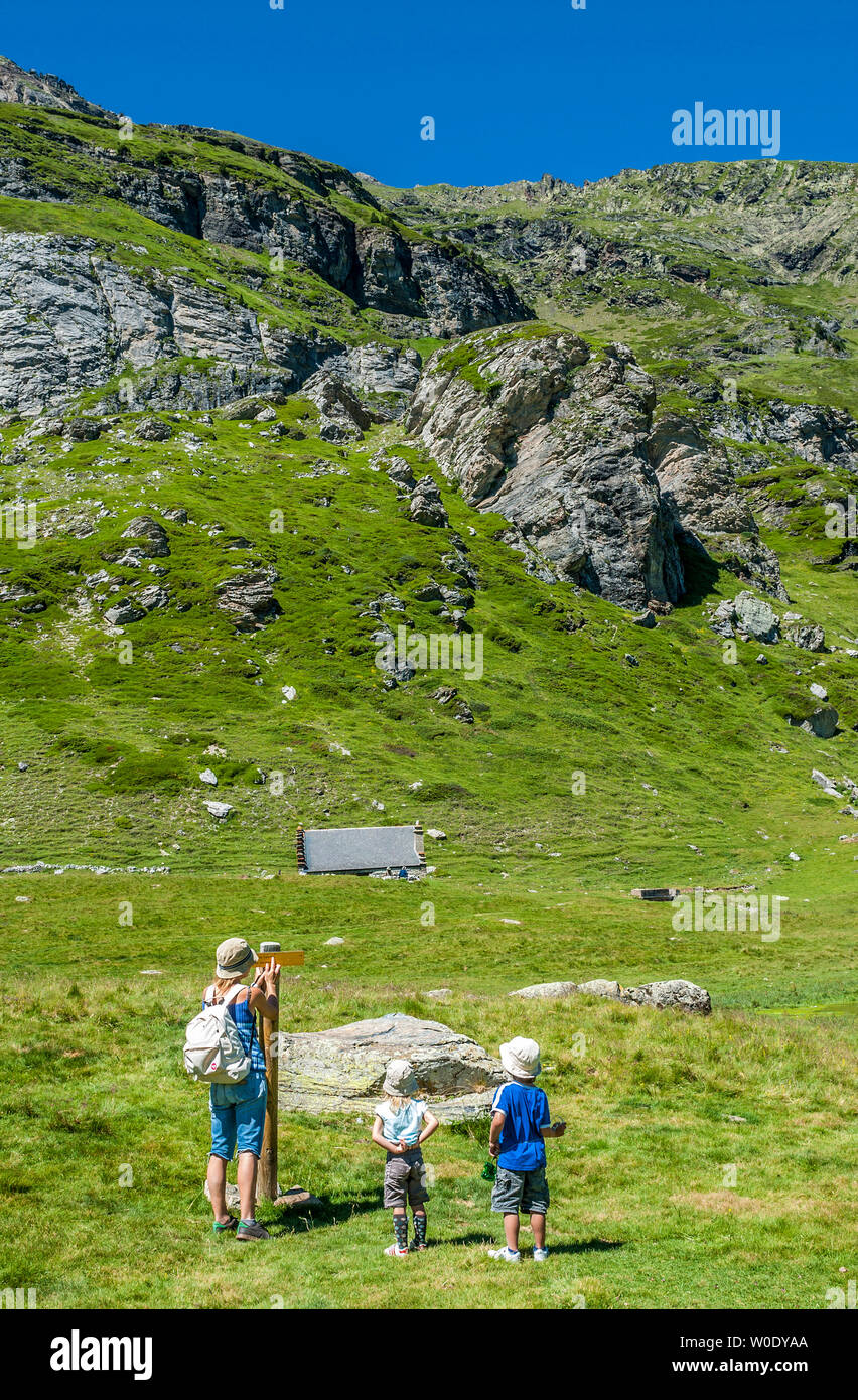 Pyrenees National Park, Hautes-Pyrenees, family in the Cirque d'Estaube ...