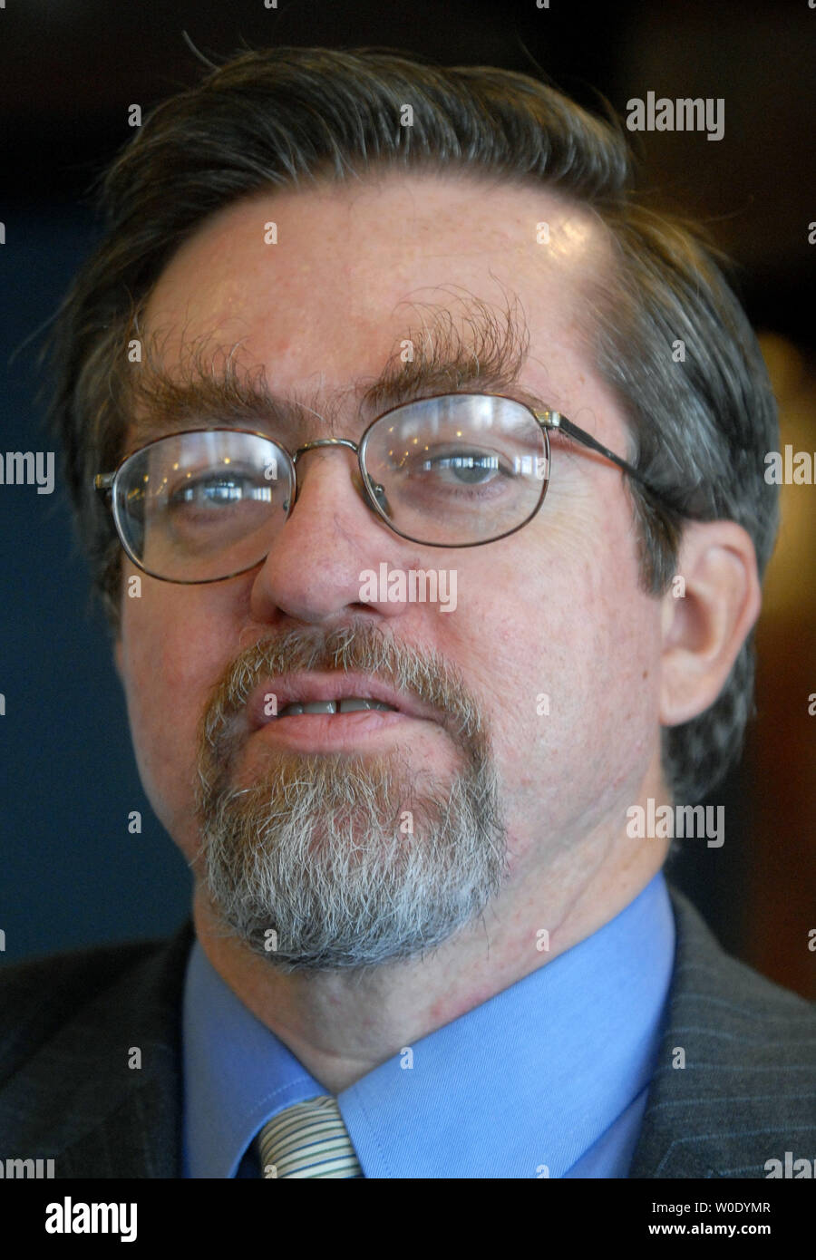 Orbiting satellites hi-res stock photography and images - Alamy