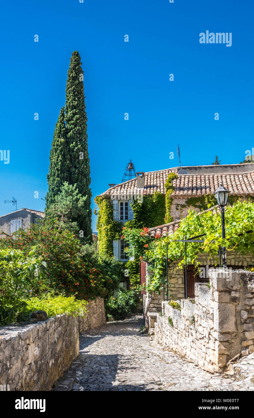 France, Vaucluse, perched village of Seguret, (Plus Beau Village de ...