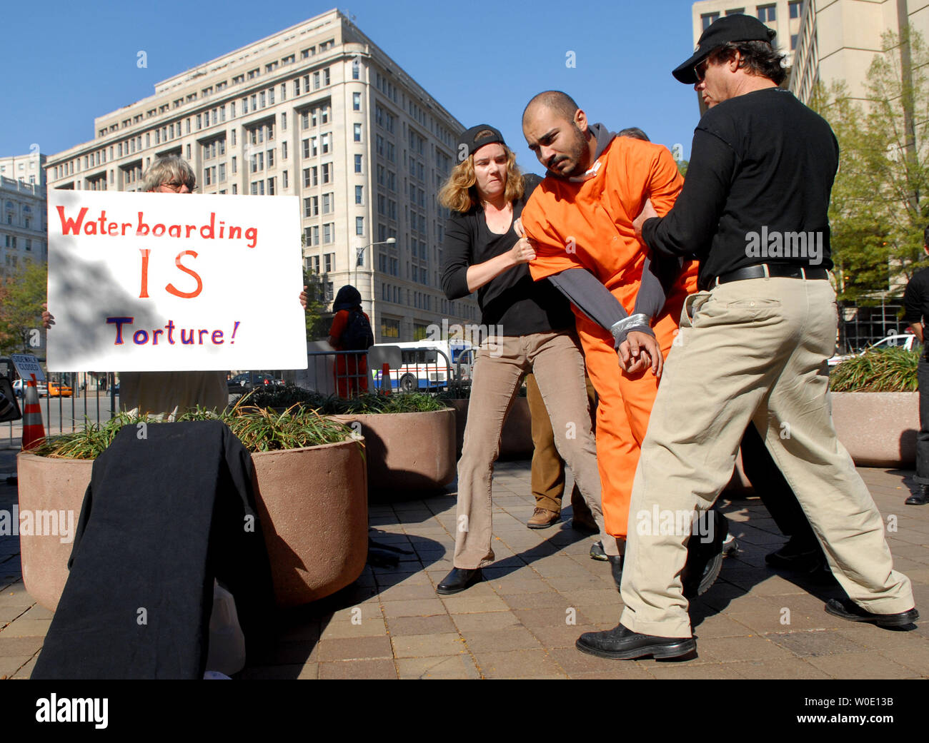 Anti integration protest washington hi-res stock photography and images ...