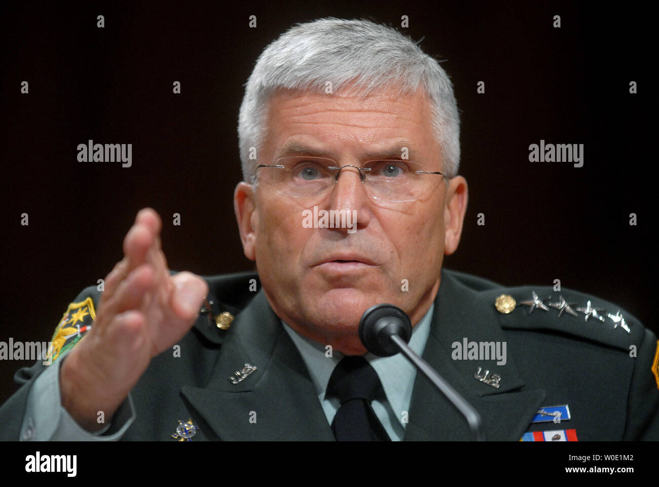 Chief of staff of the army gen george casey jr hi-res stock photography ...