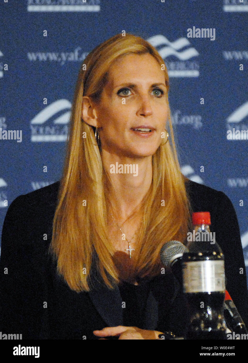 Conservative pundit hi-res stock photography and images - Alamy