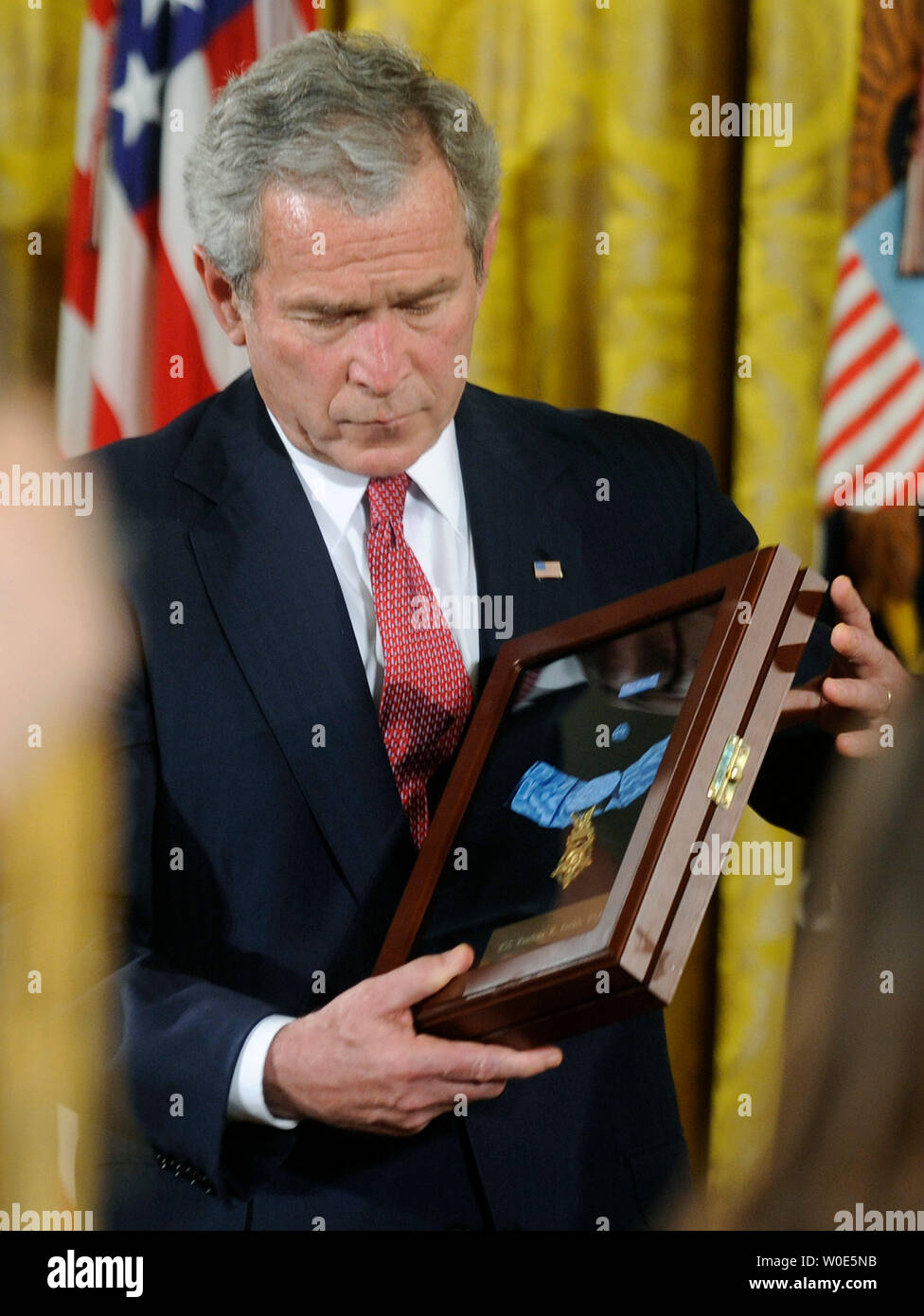 President George W Bush posthumously awards the Medal of Honor to Army ...