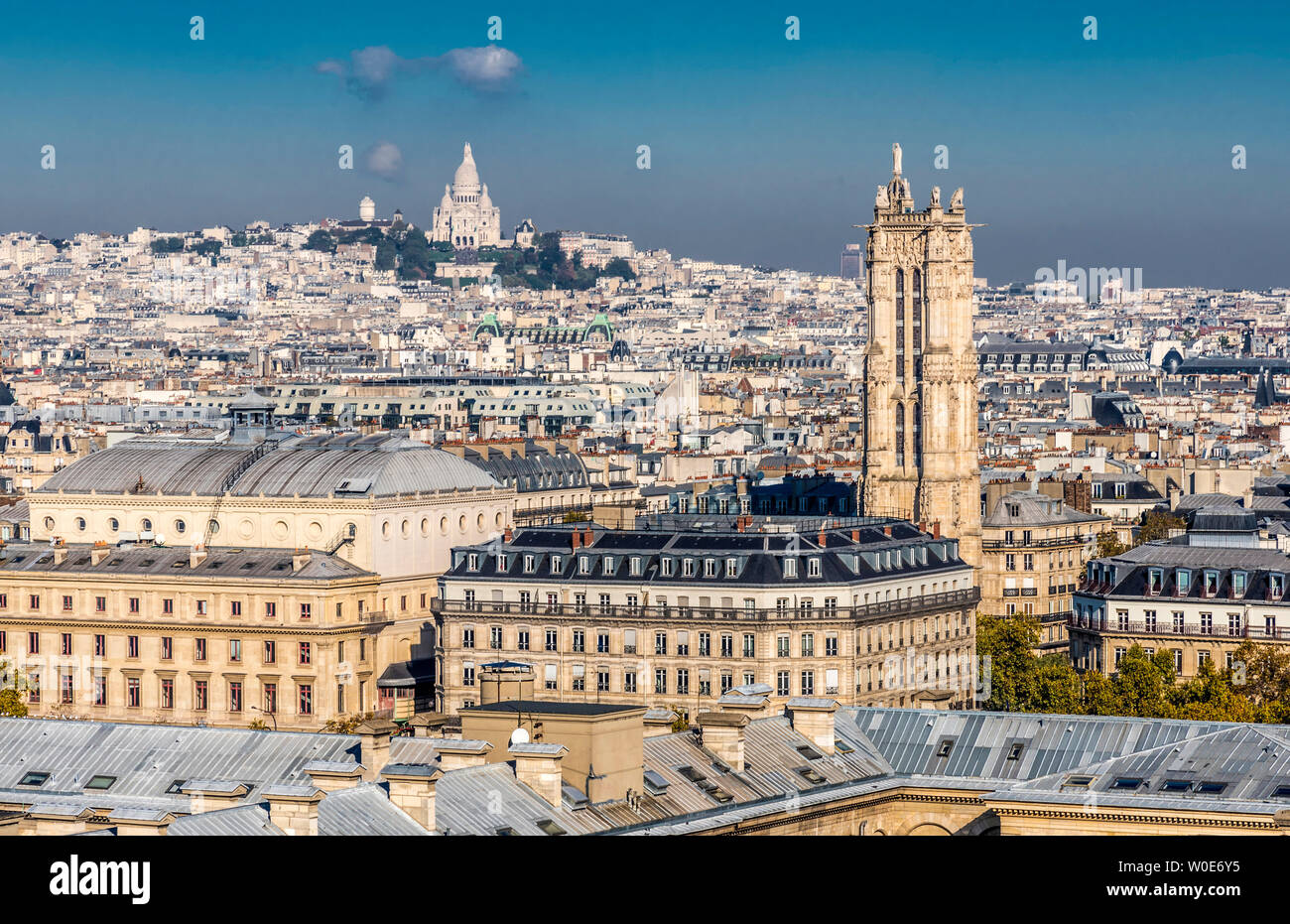 France, Paris, 4th arrondissement, view on the Tour Saint-Jacques et ...