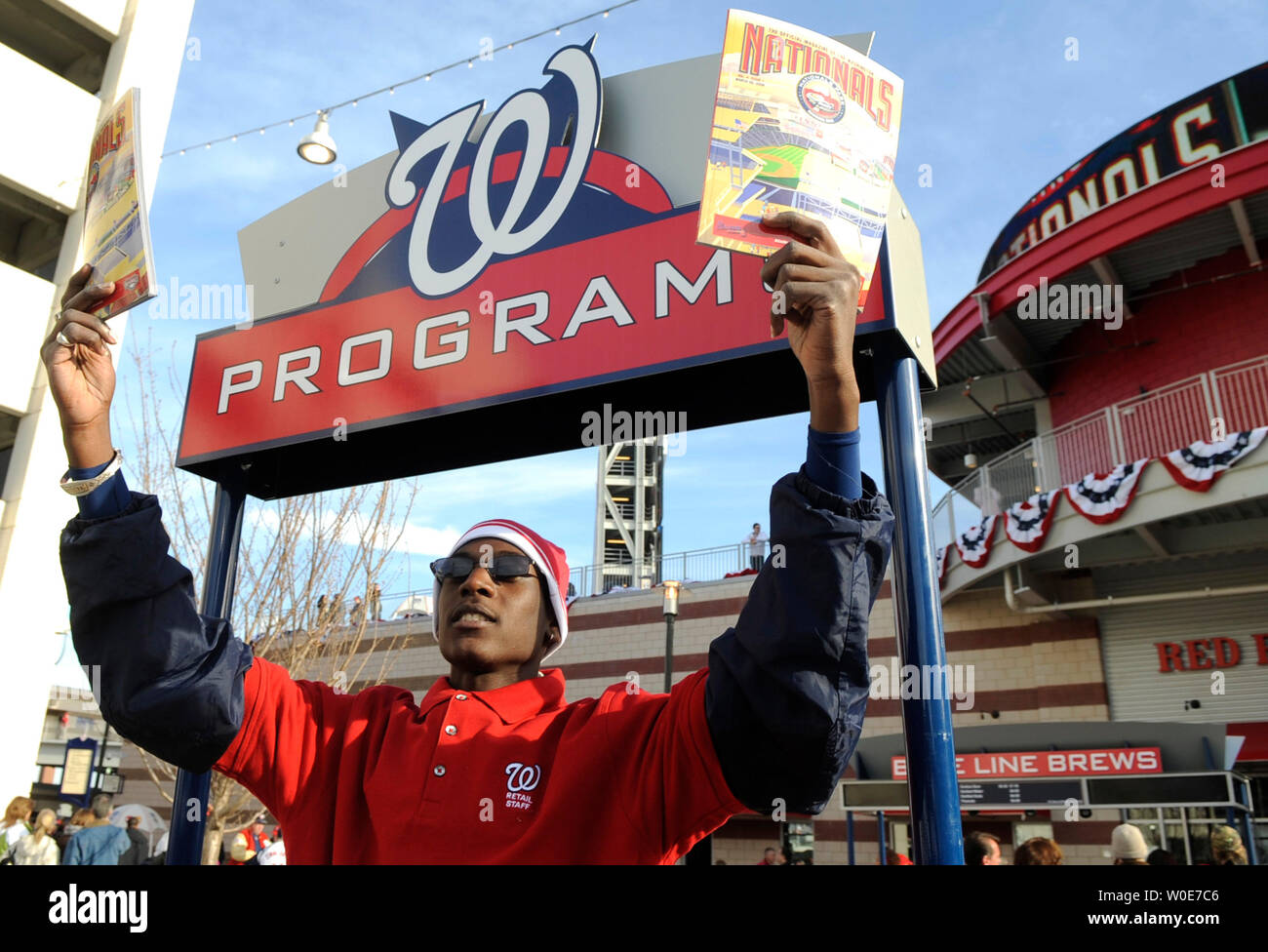 Vendor baseball game hi-res stock photography and images - Alamy