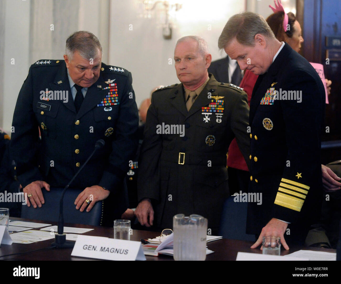 Assistant commandant of the marine corps hi-res stock photography and ...