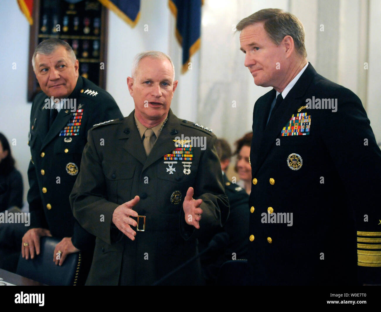 Army Vice Chief of Staff Gen. Richard Cody (L), Assistant Marine Corps ...